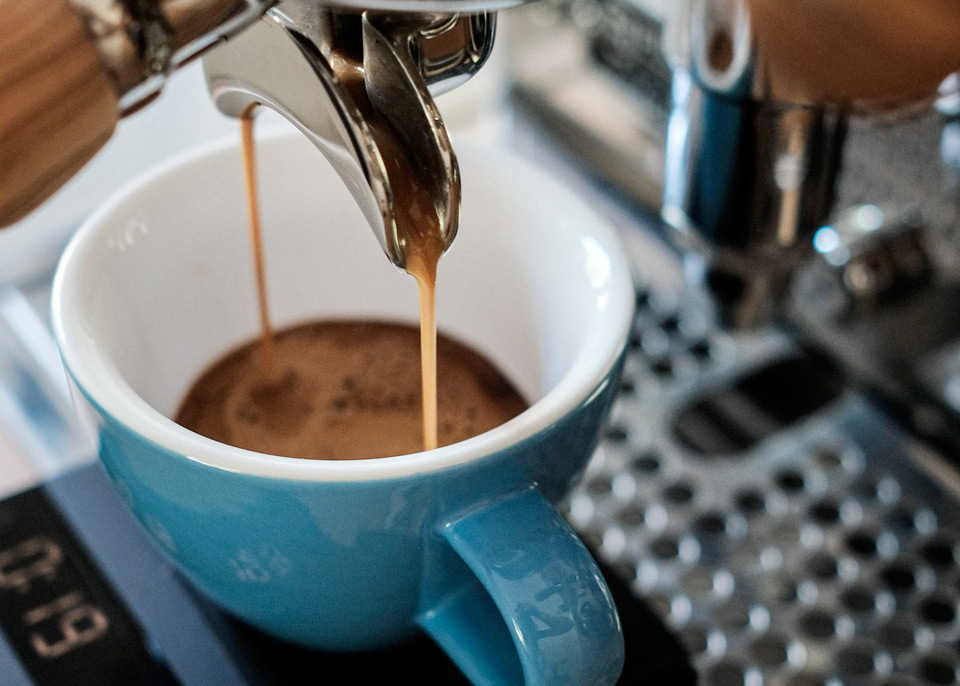 Wat is een Doppio? ⋆ KoffieKompas